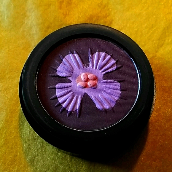 Vincent Longo | Makeup | Vincent Longo Flower Eye Shadow Trio | Poshmark